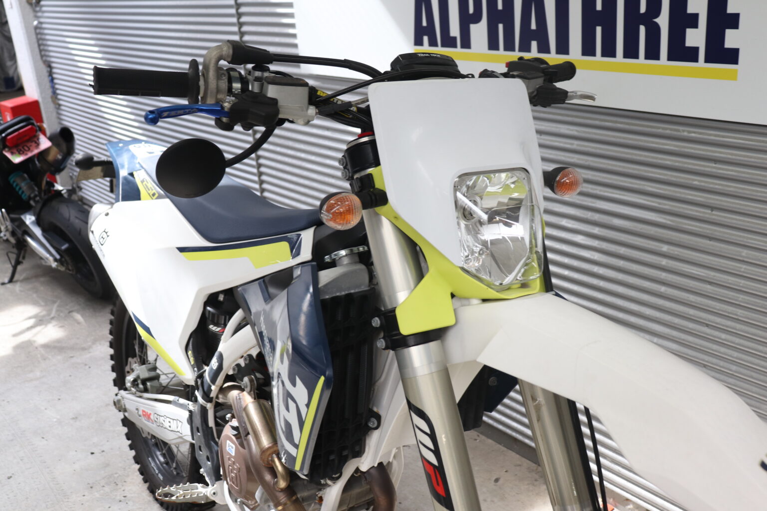 新車中古車情報 | アルファスリー ALPHATHREE