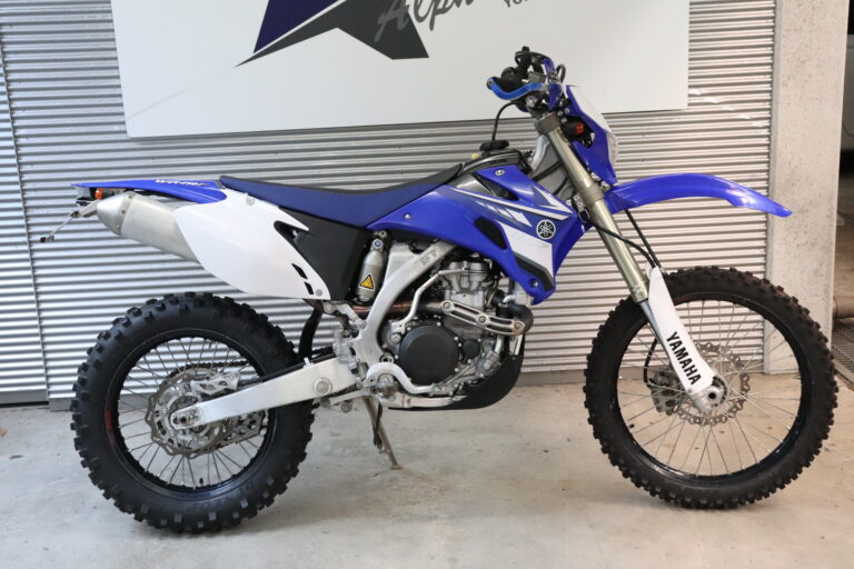 新車中古車情報 | アルファスリー ALPHATHREE