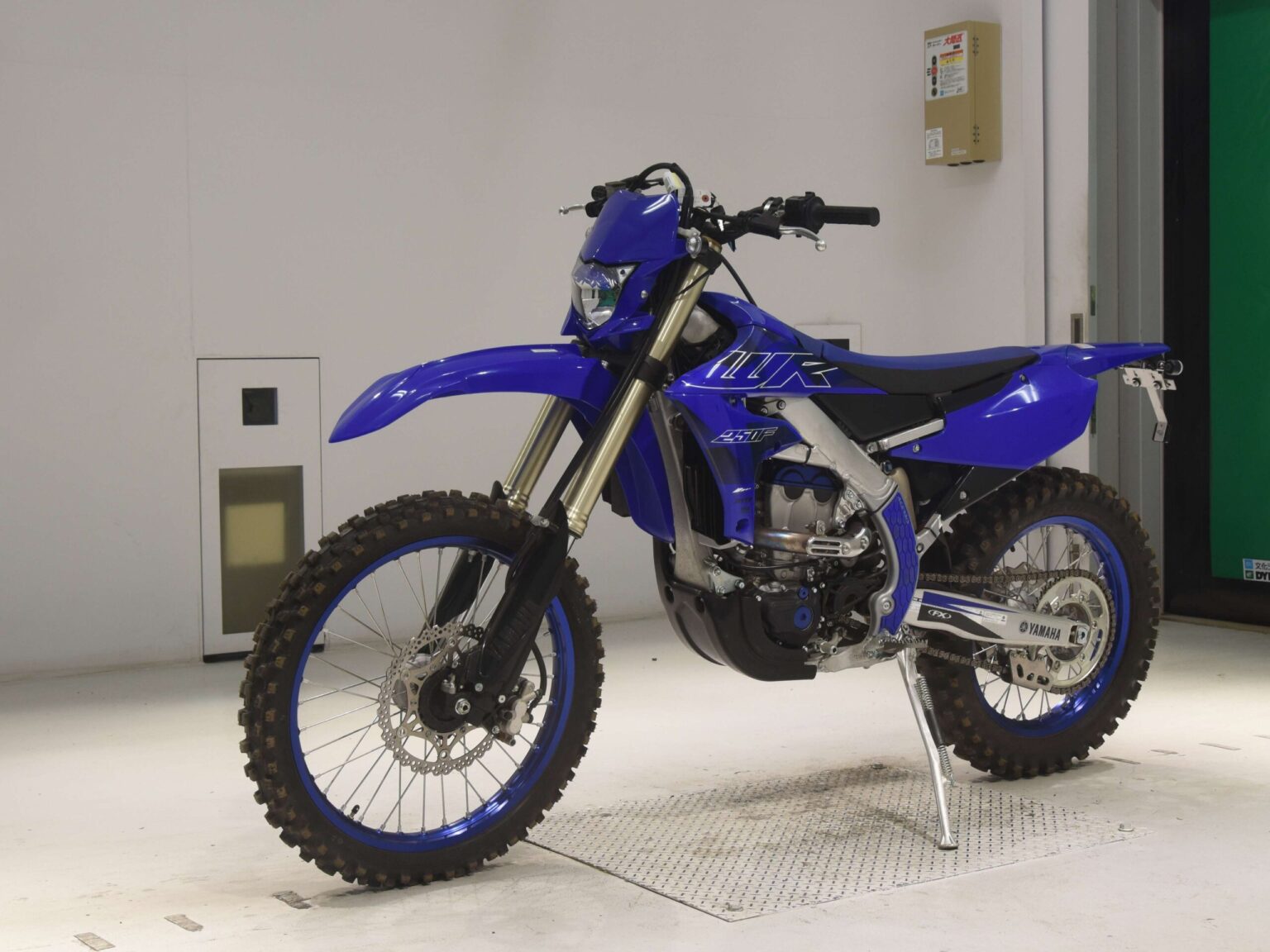 新車中古車情報 | アルファスリー ALPHATHREE